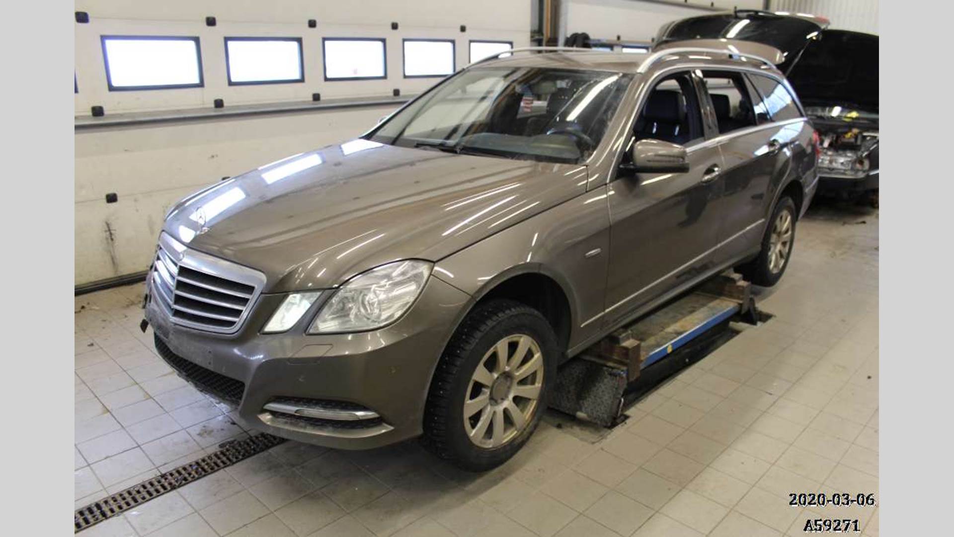 Tanklucka till Mercedes Benz E-Klass W212 [2009-2016] 212 K E 220 CDI (A-L1560678 ...