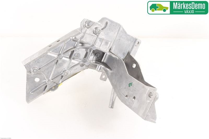 Frontplåt - Höger fram till Mercedes Benz E-Klass W213 [2016-] (Y ...