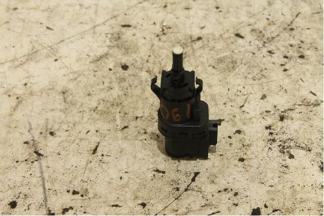 Bromsljuskontakt till Volvo V50 [2004-2007] - BildelarBegagnade delar ...