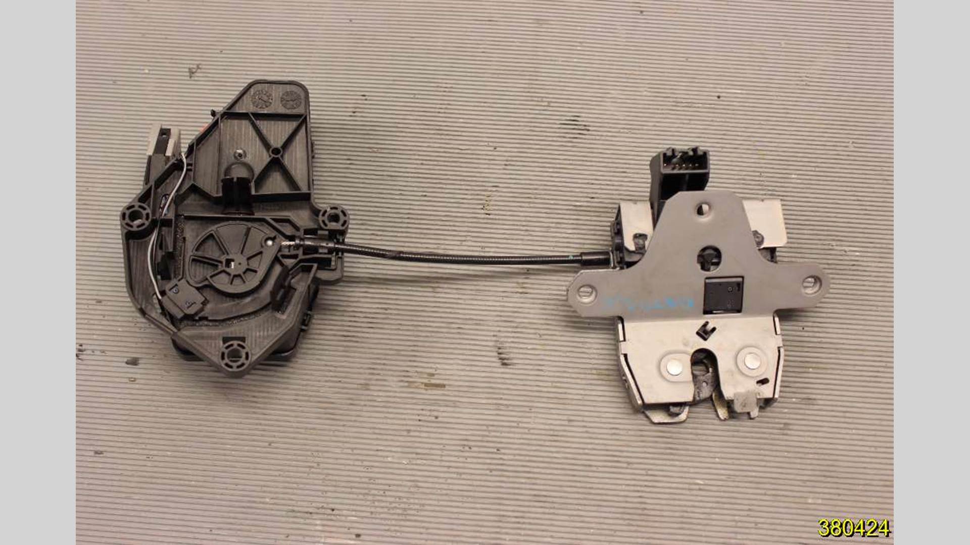 Centrallåsmot. baklucka till Volvo XC60 [2009-2013] - BildelarBegagnade ...