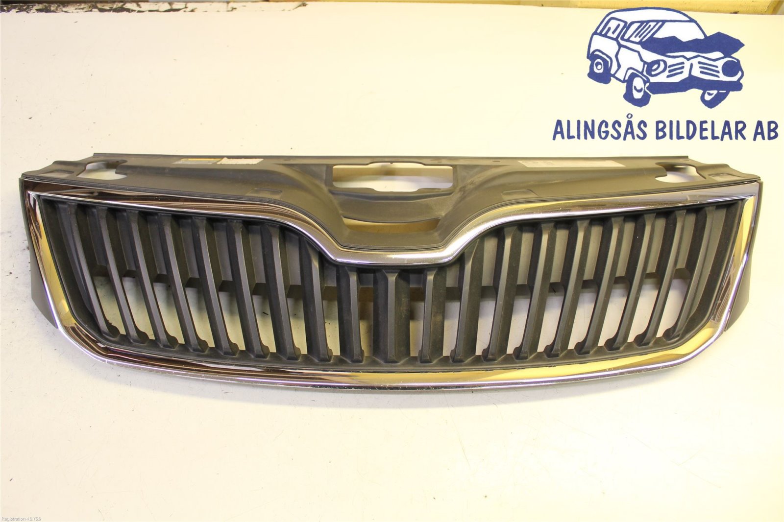 Front grill for Skoda Rapid Car partsUsed parts online